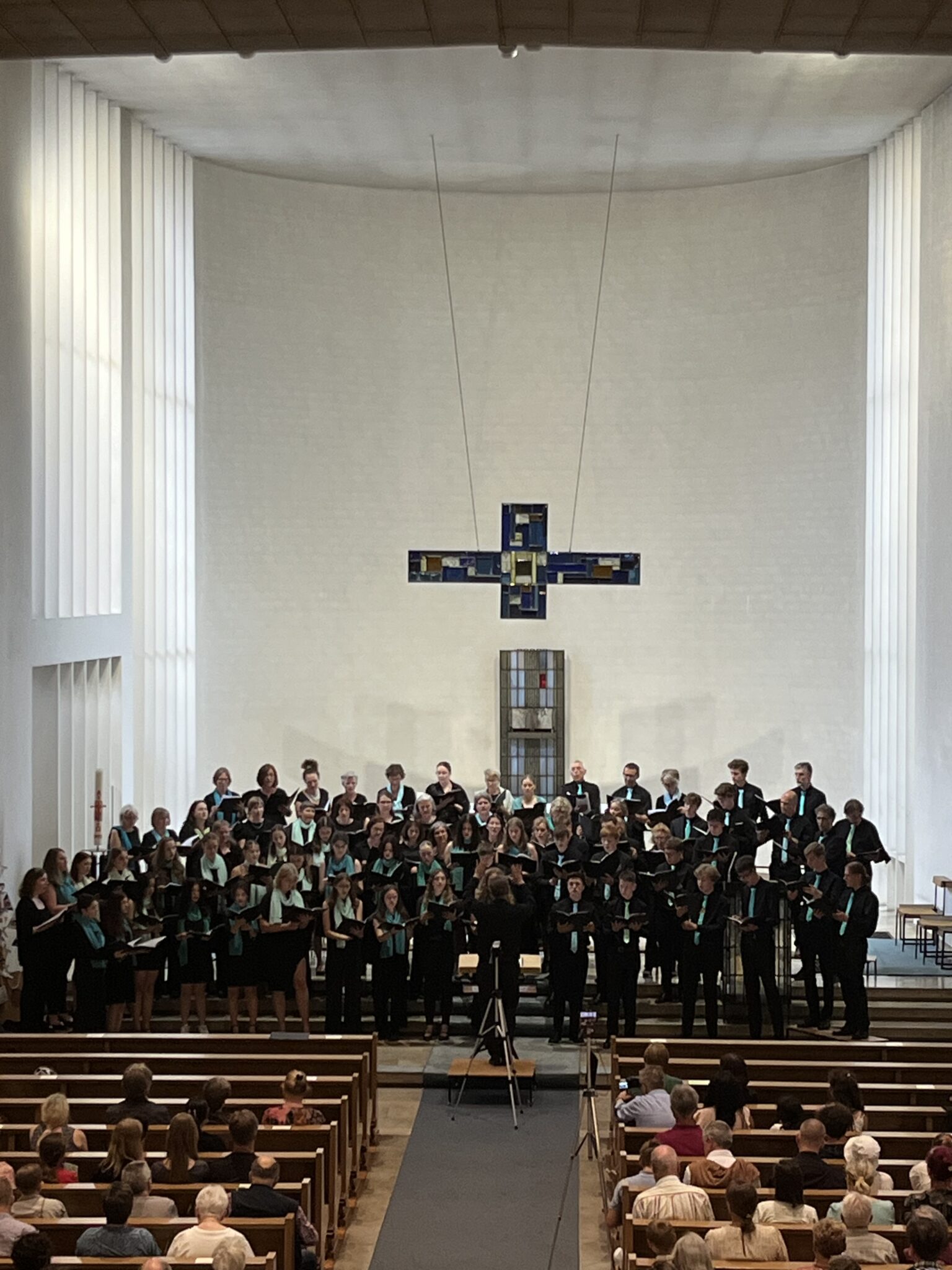 Rückblick auf das Chor-Sommerkonzert – Humboldt-Gymnasium Ulm